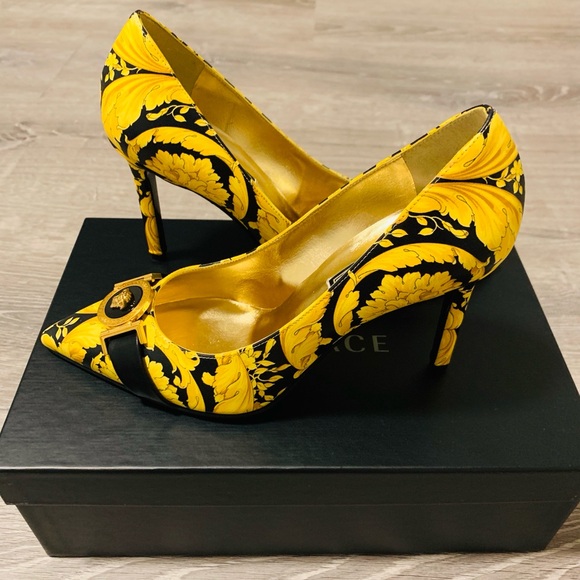 Versace | Shoes | Versace Yellow And Black Stiletto Heels With Bold ...